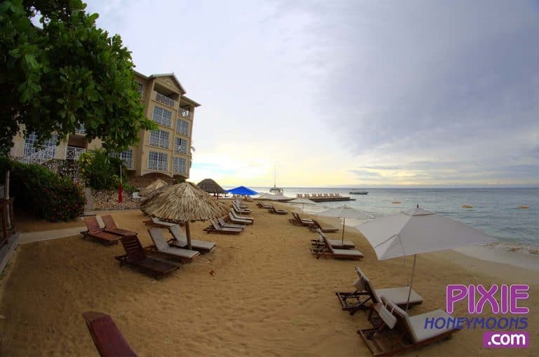 Sandals Credit Card: Rewards, Points & Benefits (2026)